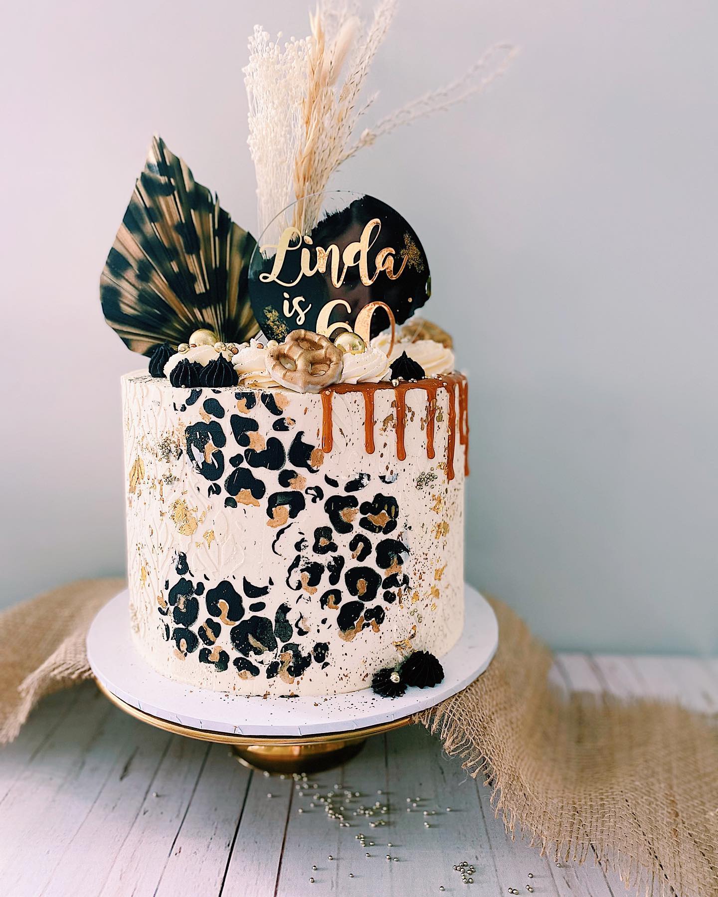 14 Leopard Print Cake Designs Ideas Toppers in 2023