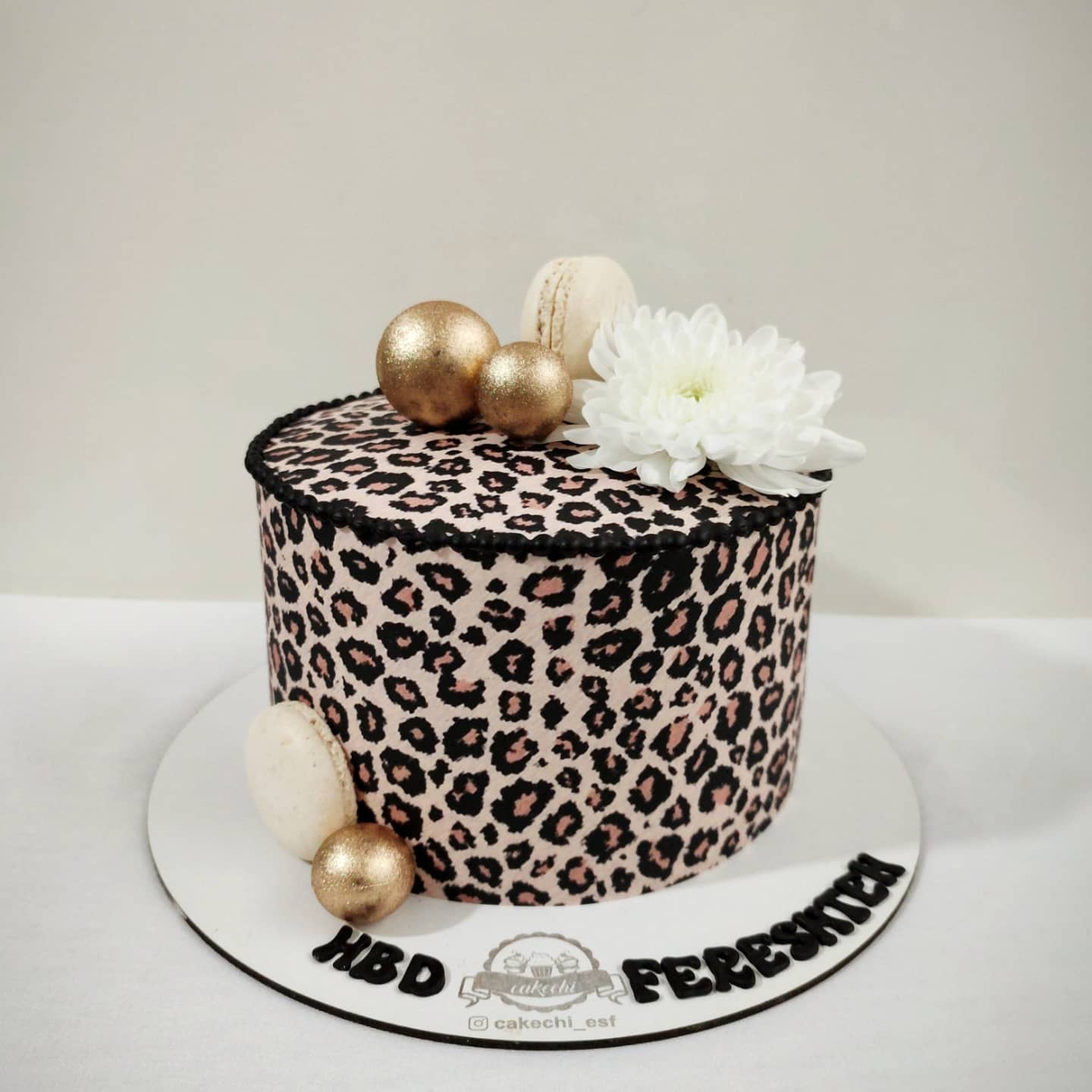 14 Leopard Print Cake Designs Ideas Toppers in 2023