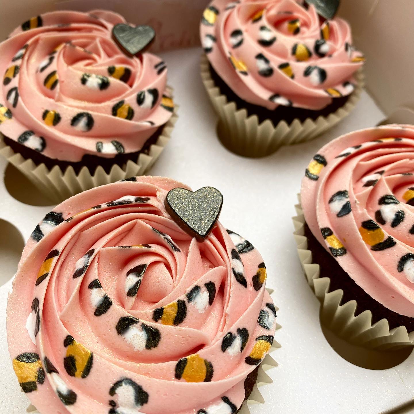 14 Leopard Print Cake Designs Ideas Toppers in 2023
