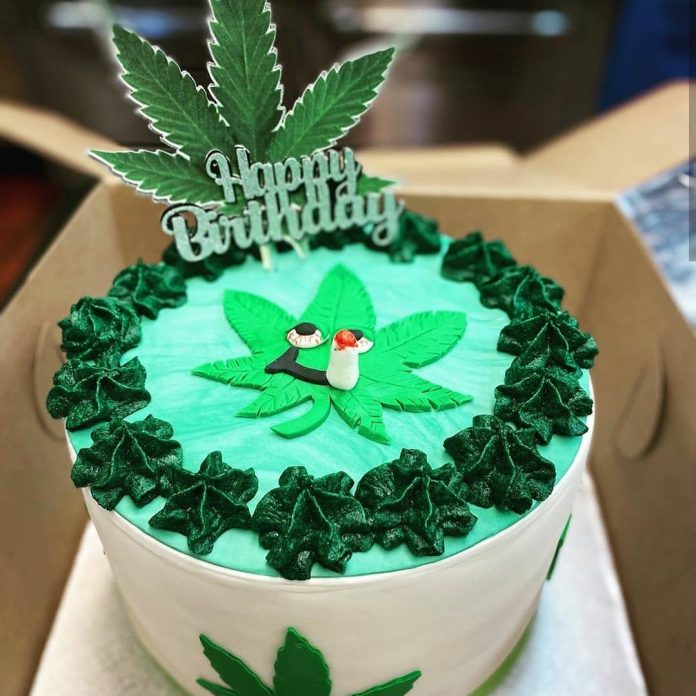 [Updated] 15 Marijuana Cake Design Ideas, Images, Decorations in 2024