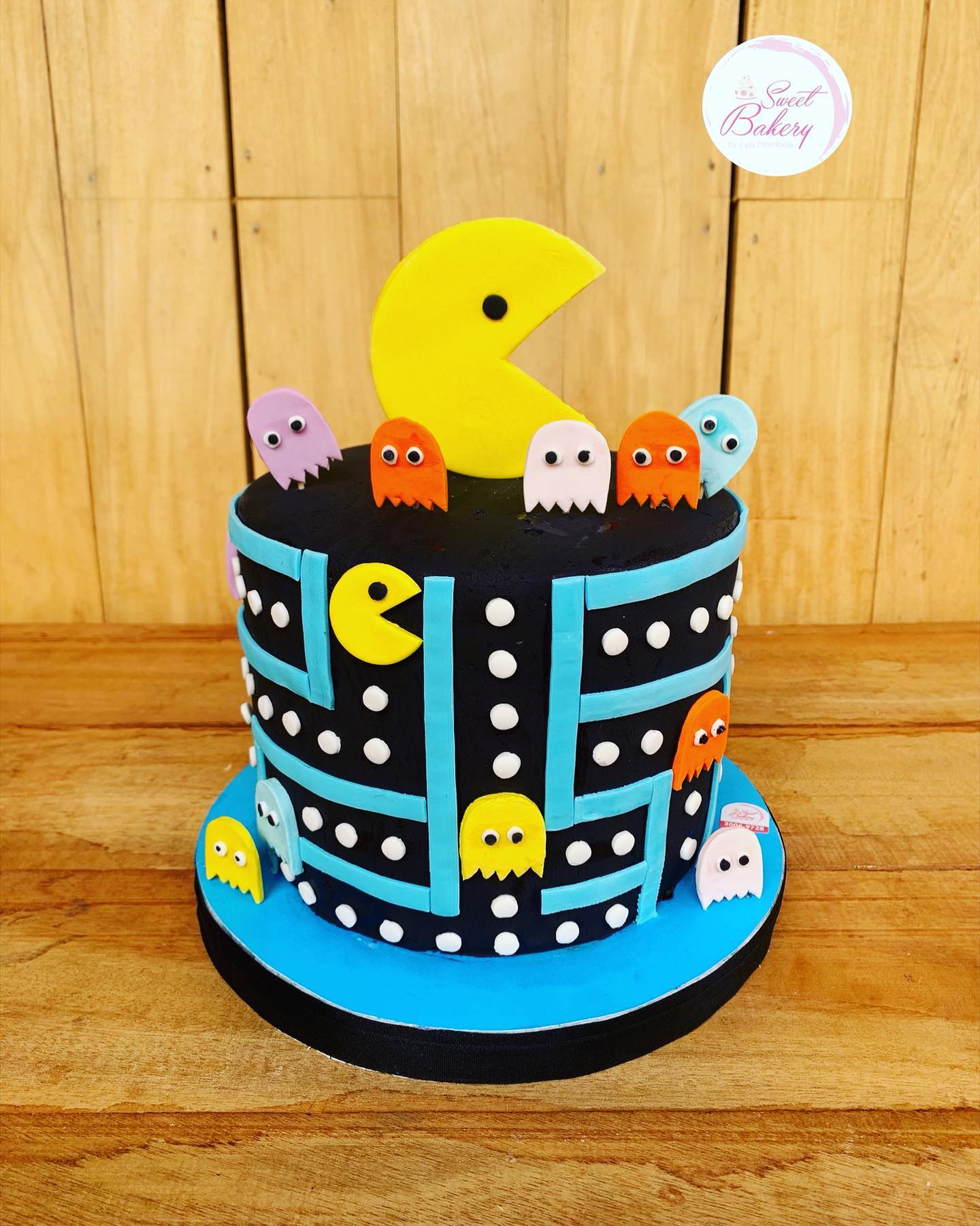 [New Designs] 17 Pacman Cake Designs Images Decorations in 2024