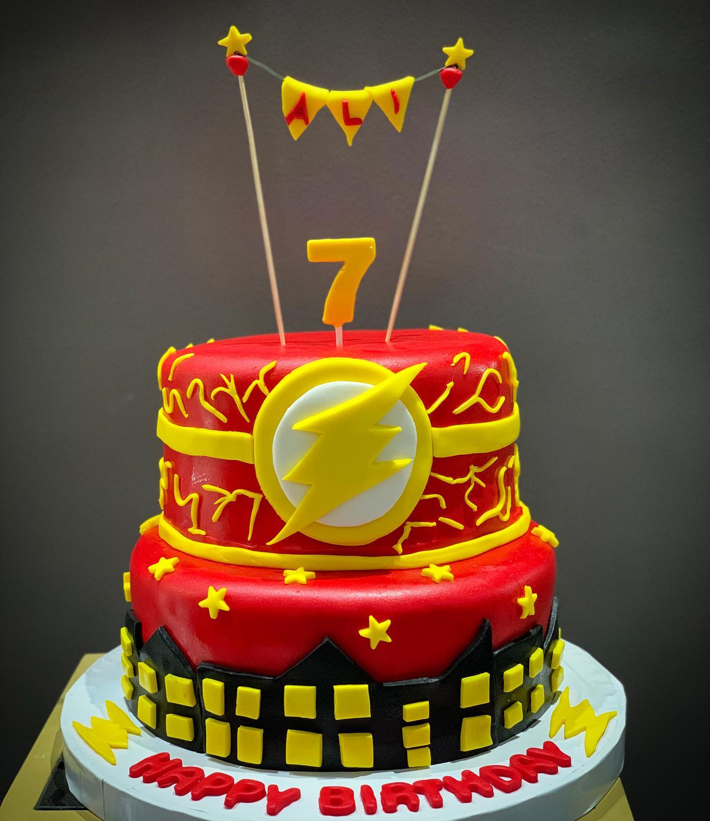 [New] 12 Flash Cake Designs, Ideas, Toppers, Decorations in 2024