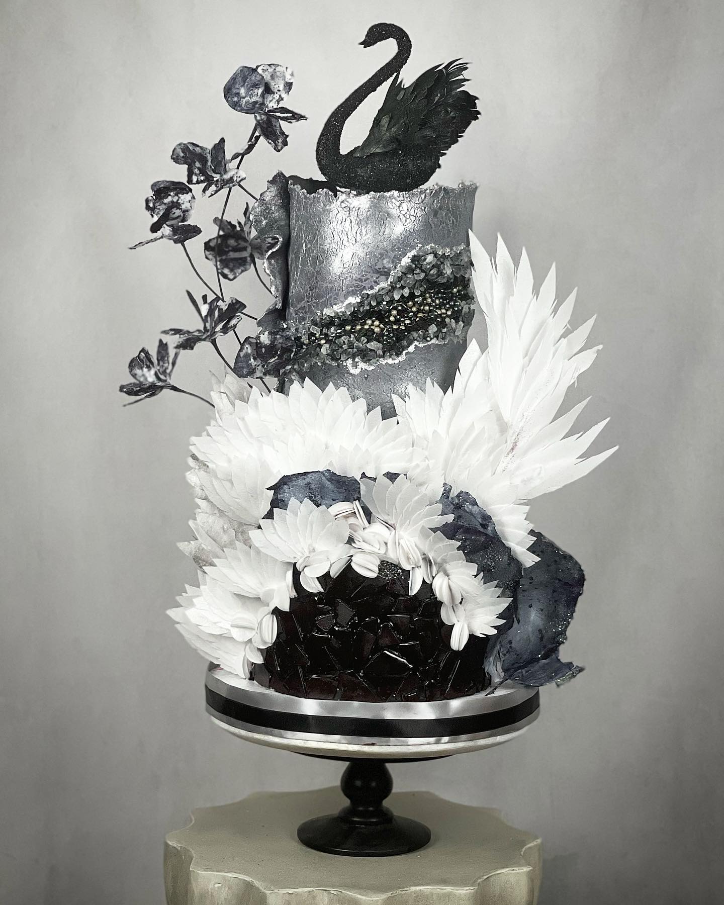 [Updated] 15 Swan Cake Designs Ideas Recipes in 2024