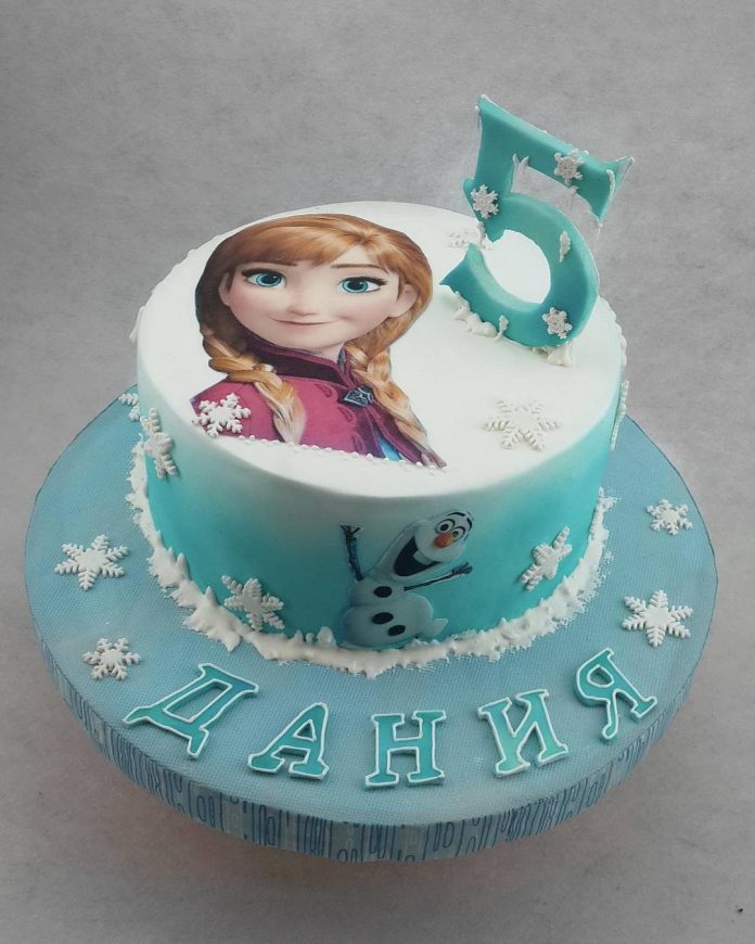 [New Designs] 17 Frozen Disney Anna Cake Designs for Birthday in 2024