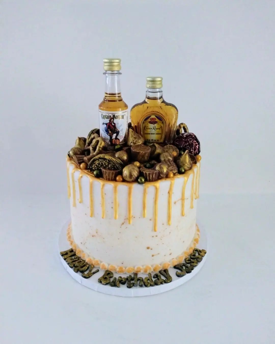 [Updated] 16 Alcohol Cake Design Ideas Decorations Toppers in 2024