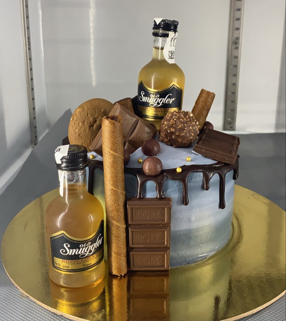 [Updated] 16 Alcohol Cake Design Ideas Decorations Toppers in 2024