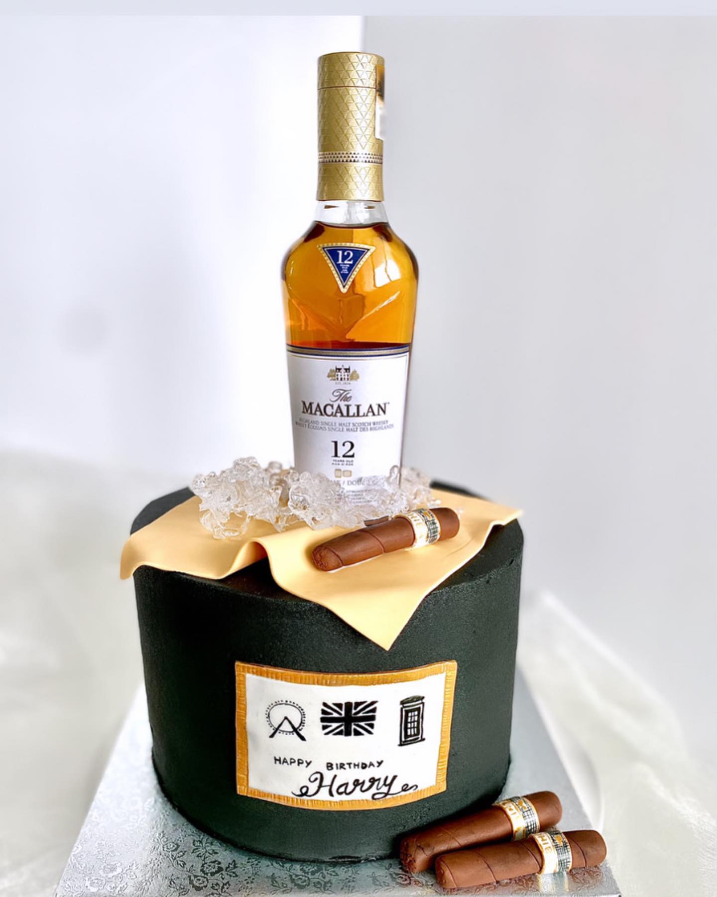 [Updated] 16 Alcohol Cake Design Ideas Decorations Toppers in 2024