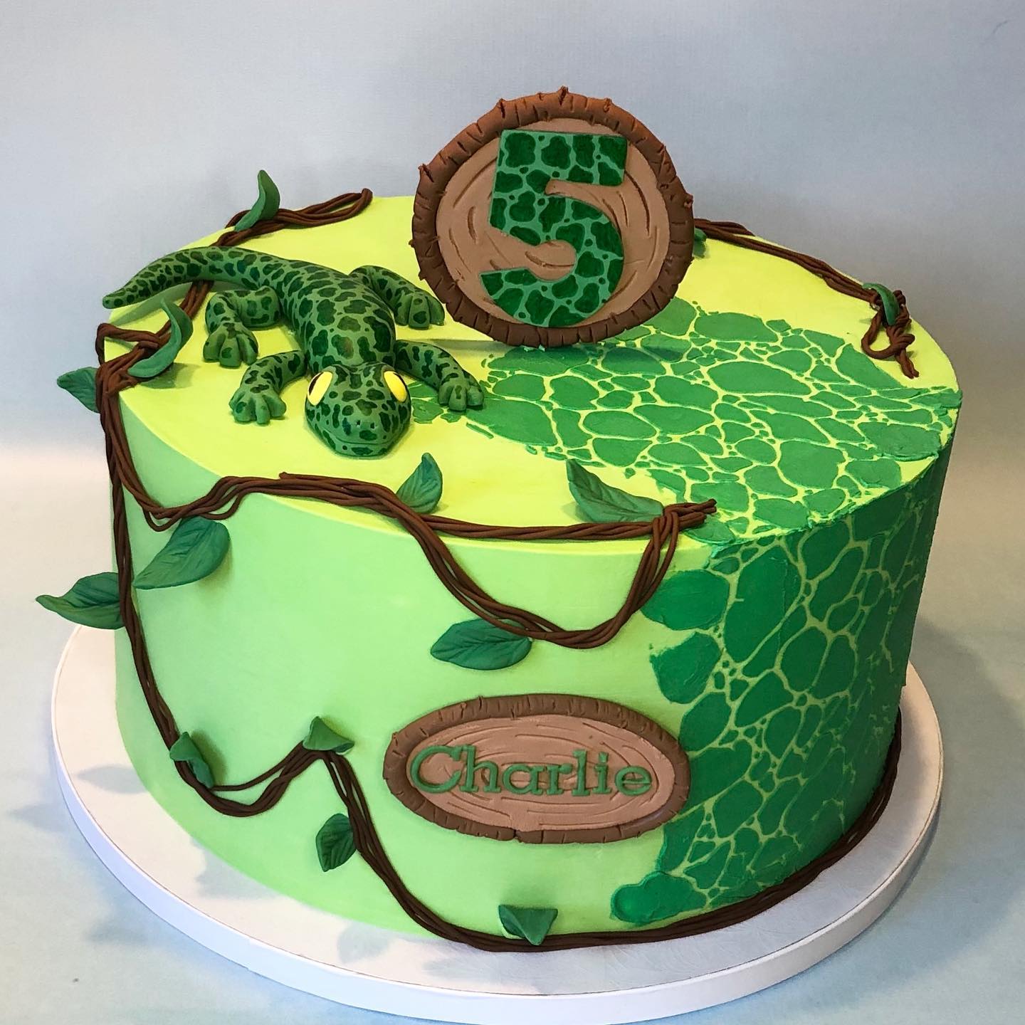 [Latest] 13 Lizard Cake Designs Ideas for Birthday in 2024