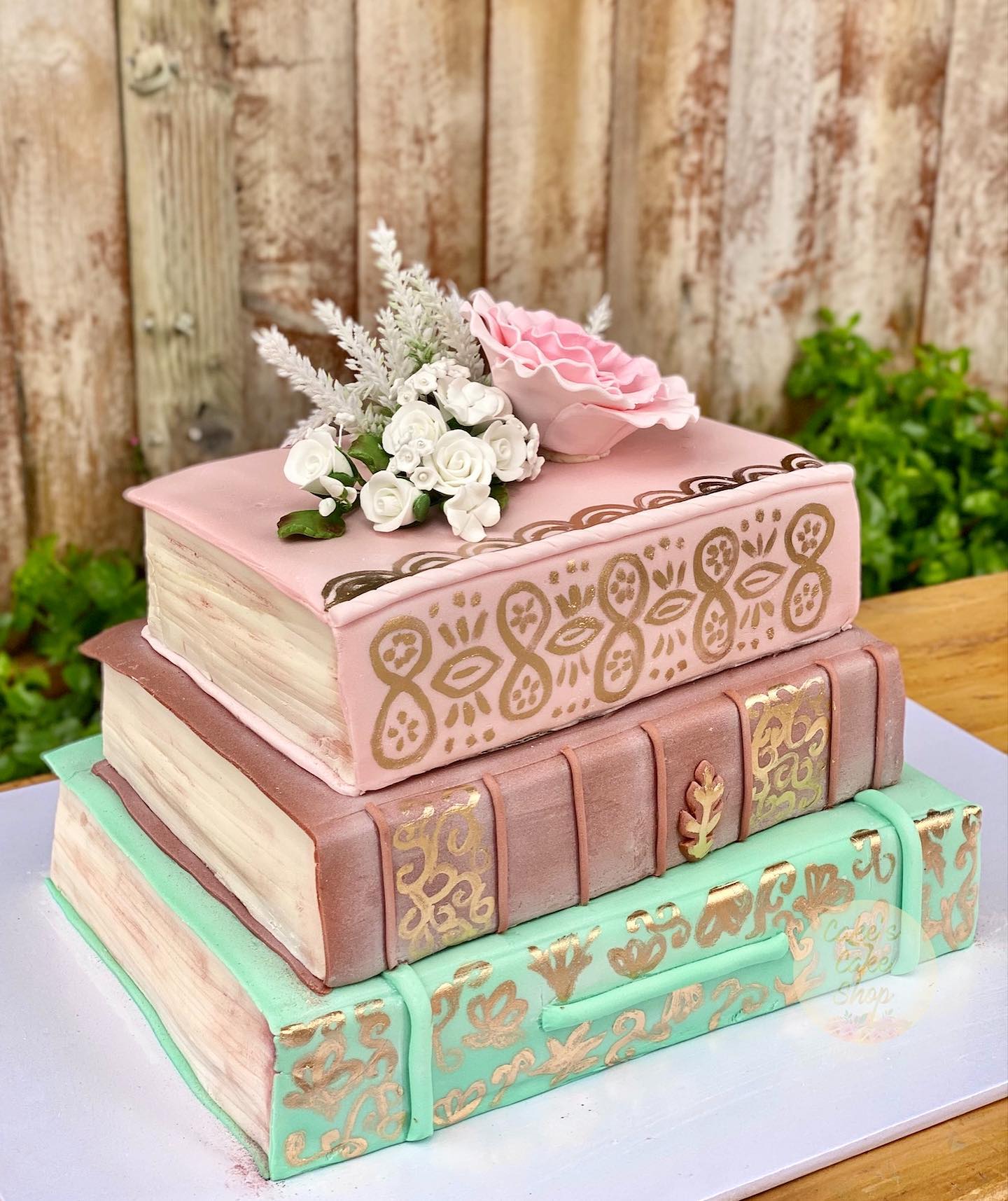 [New] 12 Books Cake Designs Toppers Images in 2023