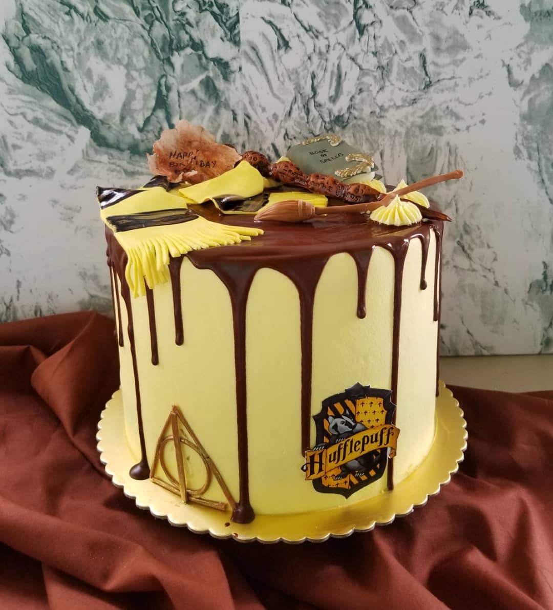[New Designs] 14 Hufflepuff Cake Designs Themes Decoration in 2024