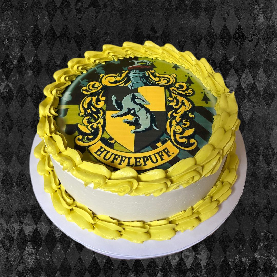 [New Designs] 14 Hufflepuff Cake Designs Themes Decoration in 2024