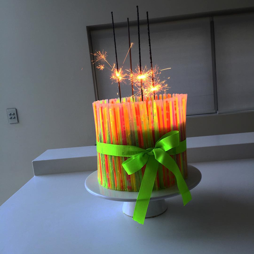 [Updated] 14 Stick Cake Designs Decorations Ideas in 2024