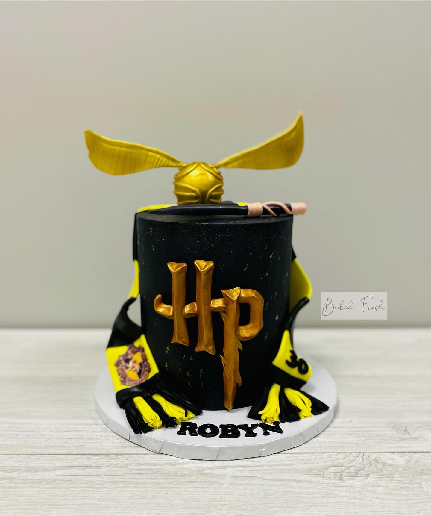 [New Designs] 14 Hufflepuff Cake Designs Themes Decoration in 2024