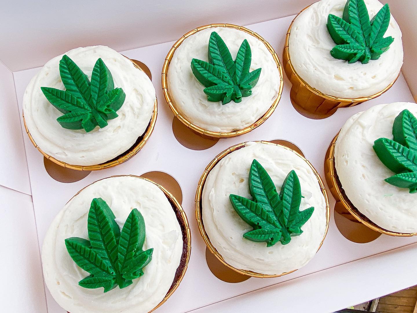 [Latest] 12 Weed Cake Designs Decorations in 2024