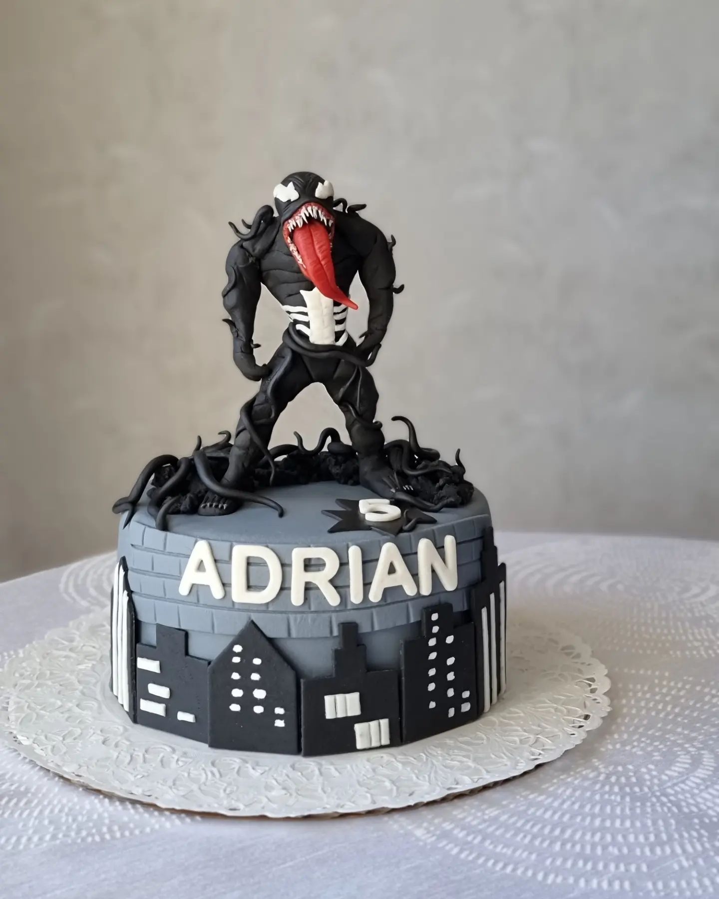 14 Venom Cake Designs Toppers in 2024