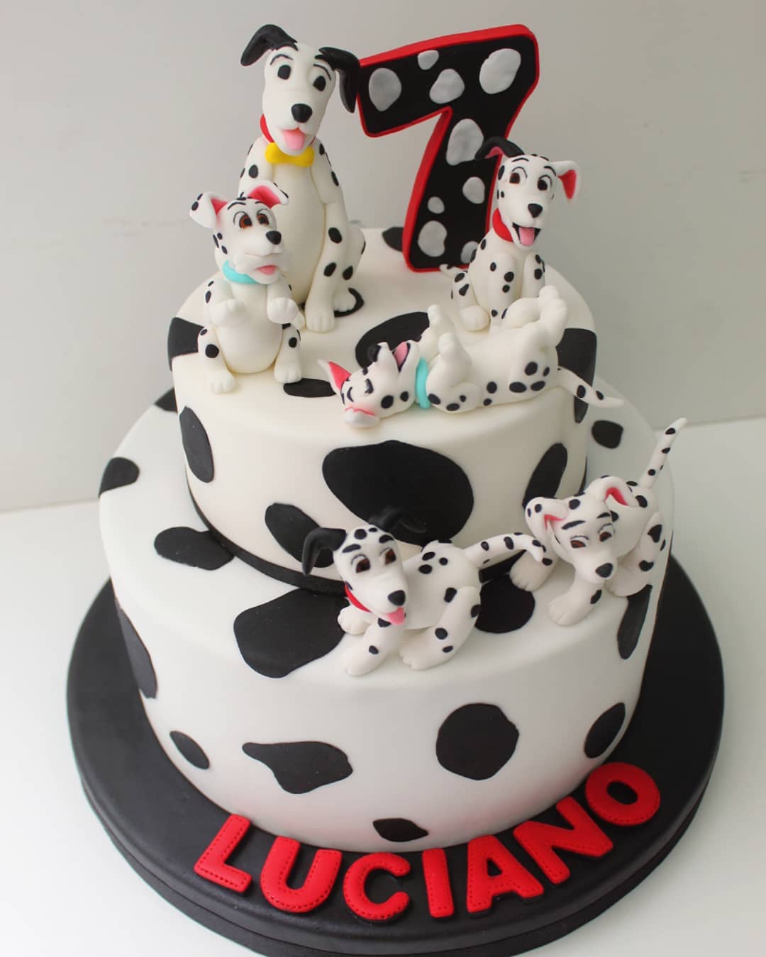 [Latest] 101 Dalmatians Cake Designs Ideas in 2024
