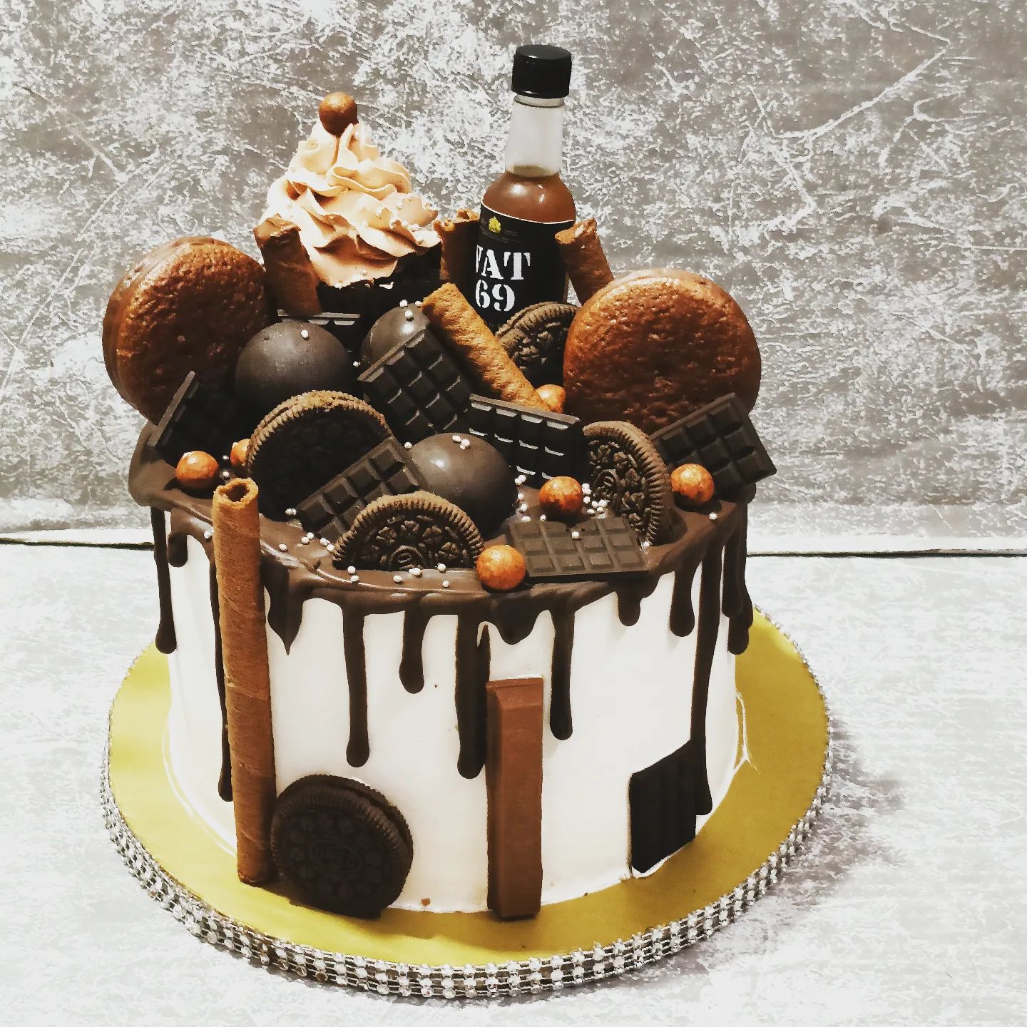 [New Designs] 15 Bottle Cake Designs Ideas in 2024