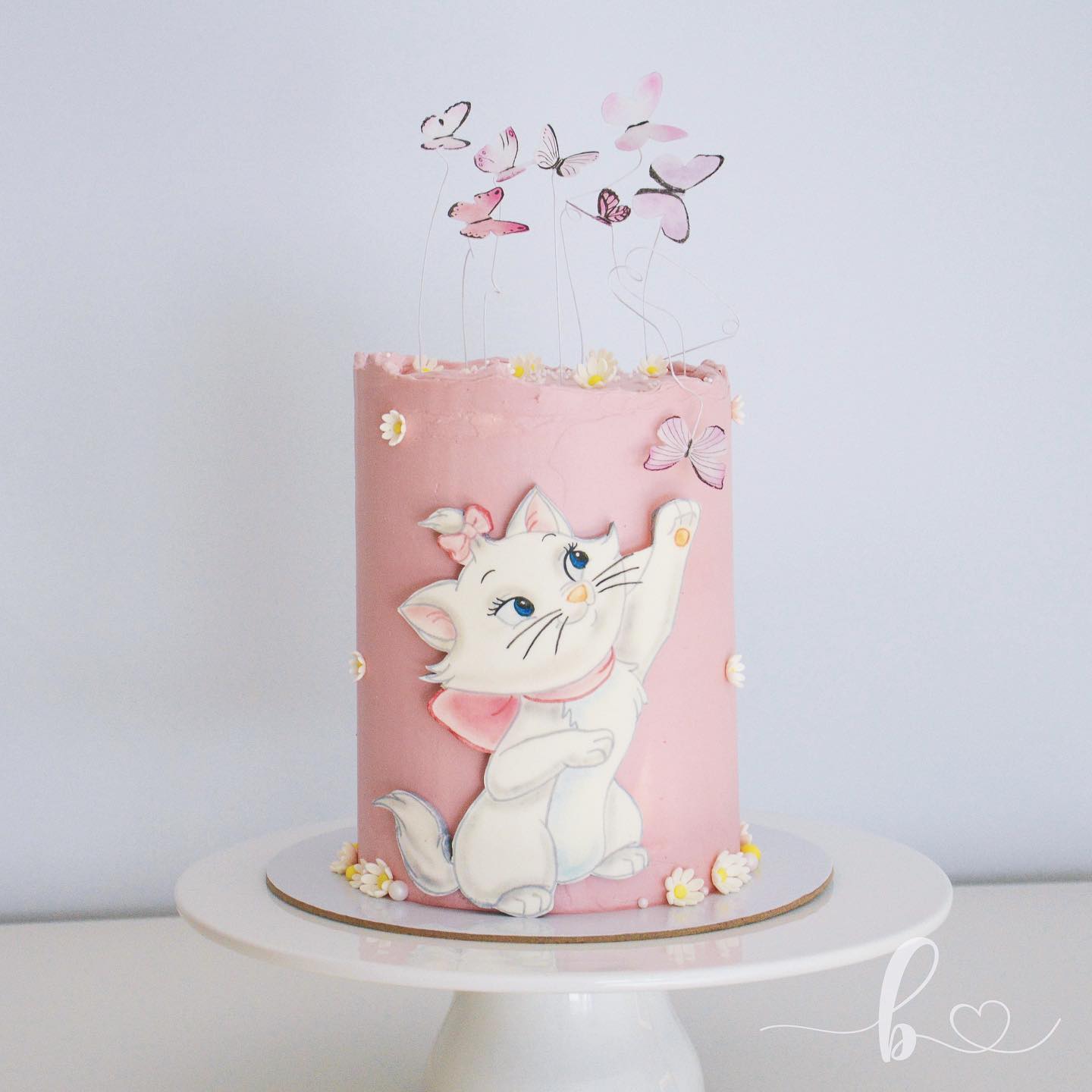 [Updated] 15 Disneys Marie Cake Designs Ideas in 2024