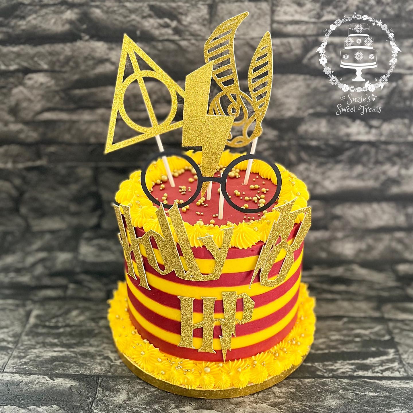 [Updated] 14 Gryffindor Cake Designs Ideas in 2024