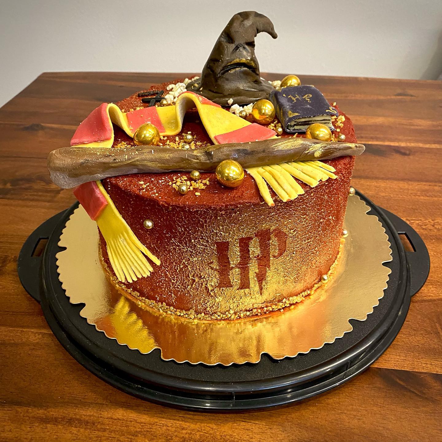 [Updated] 14 Gryffindor Cake Designs Ideas in 2024
