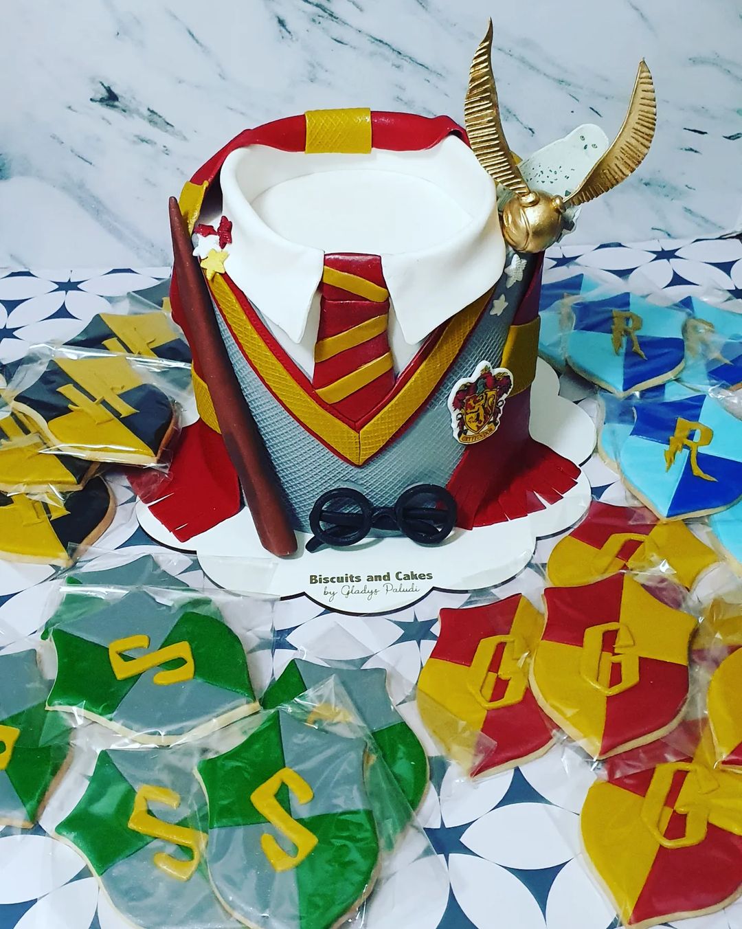 [Updated] 14 Gryffindor Cake Designs Ideas in 2024