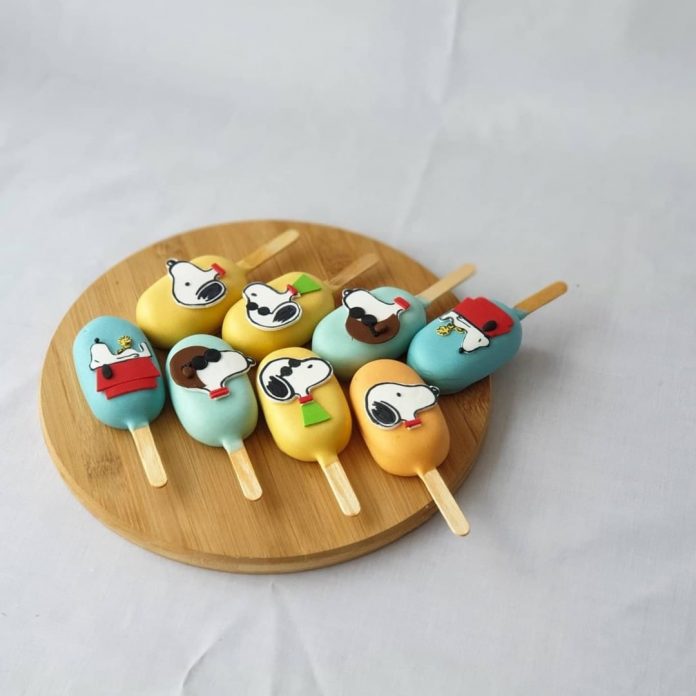 [Latest] 12 Snoopy Cake Designs Ideas Decorations in 2024