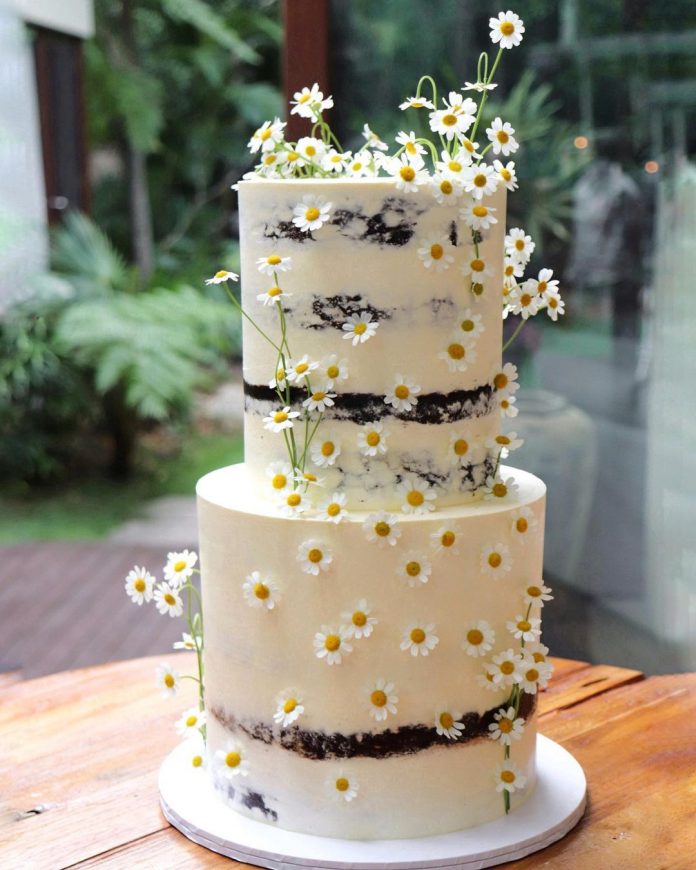 [New Designs] 15 Daisy Cake Design Ideas and Images in 2024