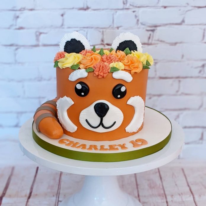 Cake with a Flair: Red Panda Design for Your Celebration