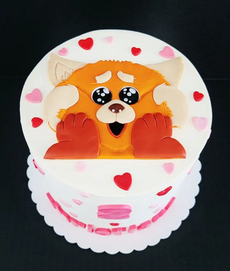 Cake with a Flair: Red Panda Design for Your Celebration