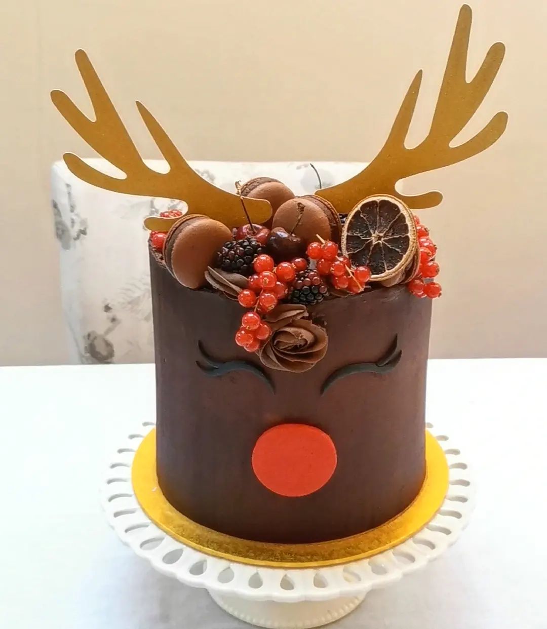 Top Reindeer Cake Designs for Christmas in 2024